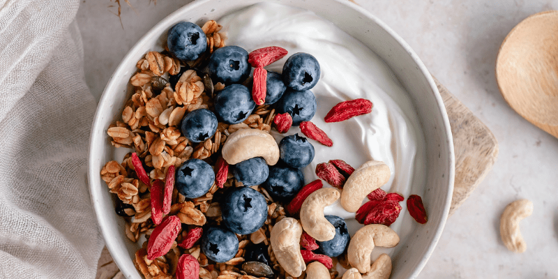 Skyr, Quark oder Joghurt? Unterschiede, Geschmack & Nährwerte im Vergleich